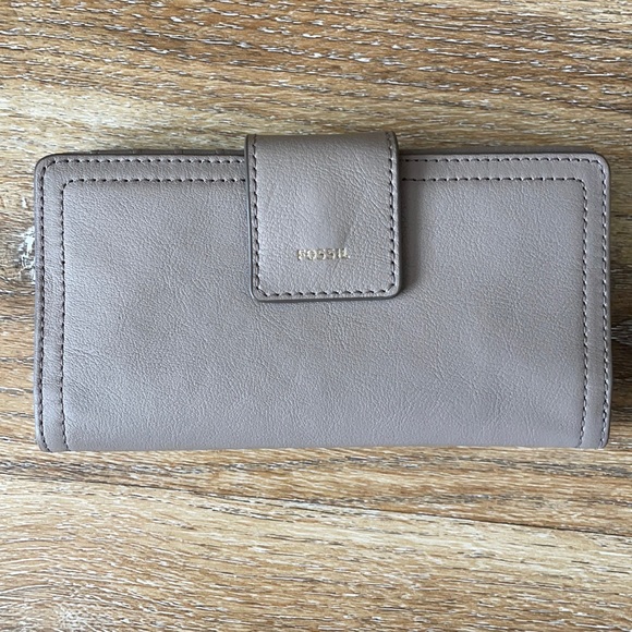 Fossil | Bags | Fossil Bifold Wallet With Snap Closure | Poshmark